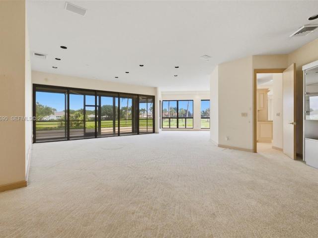 7383 Orangewood Ln, Unit 301, Boca Raton, FL 33433 | MLS #A11992