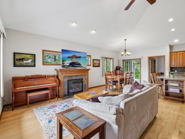 738 8th Street