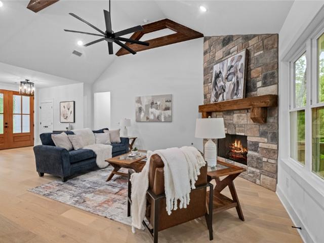 738 Cardin Spur