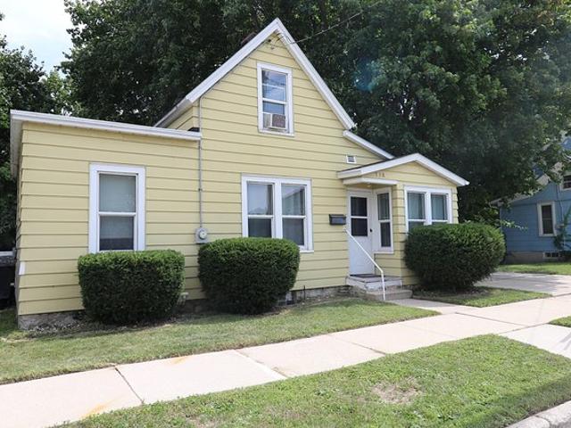 738 Broadway St, Sheboygan Falls, WI 53085