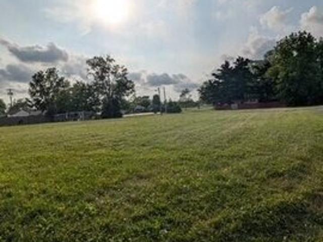 738 E Paint St, Washington Court House, OH 43160