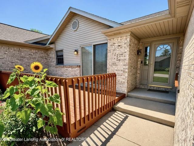 738 Emerald Dr Unit 43, Charlotte, MI 48813