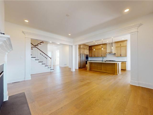 738 Ivy Lane