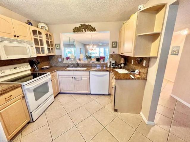 738 Landover Cir #102, Naples, FL 34104