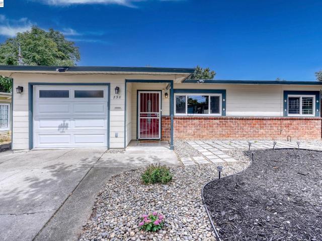 738 Lilly Ave
