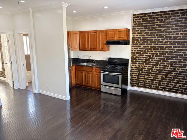 738 New Hampshire Ave, Unit 302, Los Angeles, CA 90005 | Compass