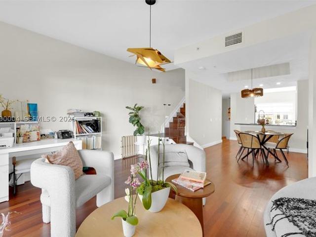 738 NE 90th St Unit 207, Miami, FL 33138