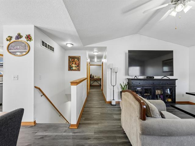 738 SE 26th Court