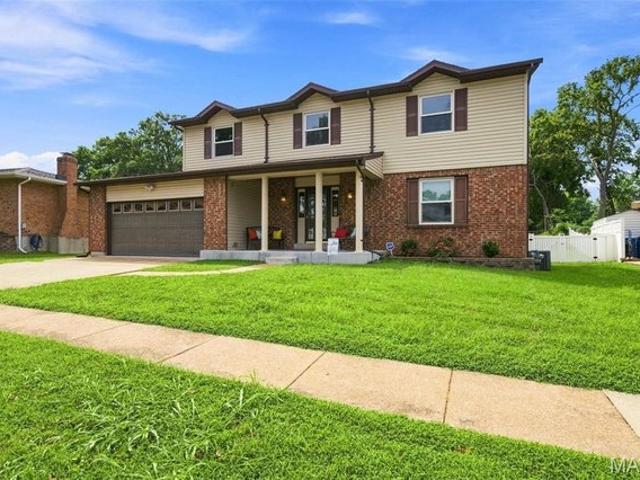 738 Peal Dr, Saint Louis, MO 63125