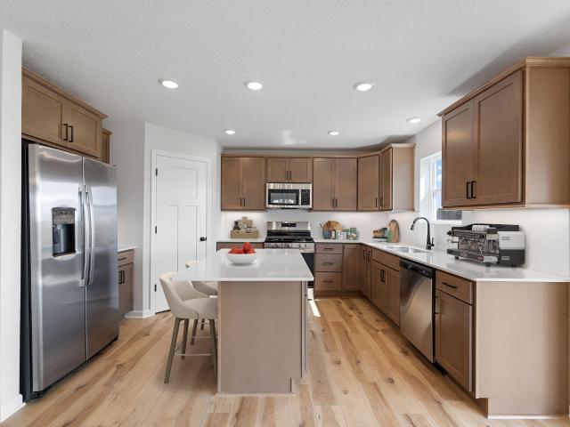 738 Prospect Point