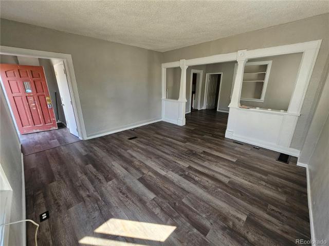 738 W 4th Avenue
