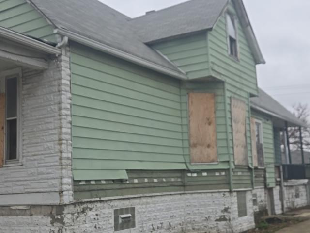 738 W 103rd Street
