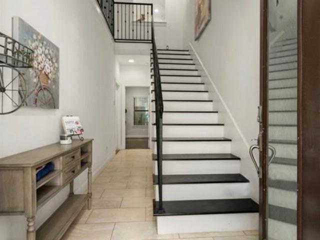 738 W 20th Street A