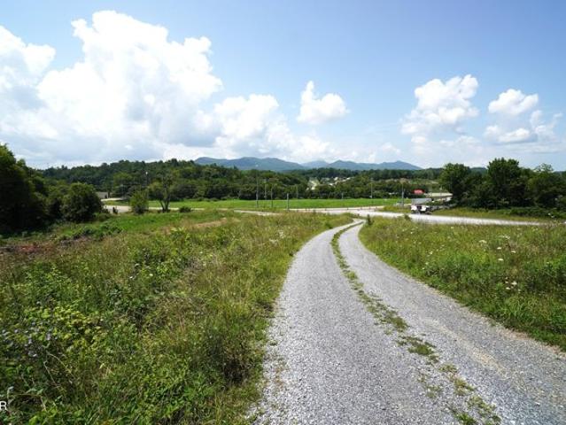738 W Highway 25 70, Newport, TN 37821