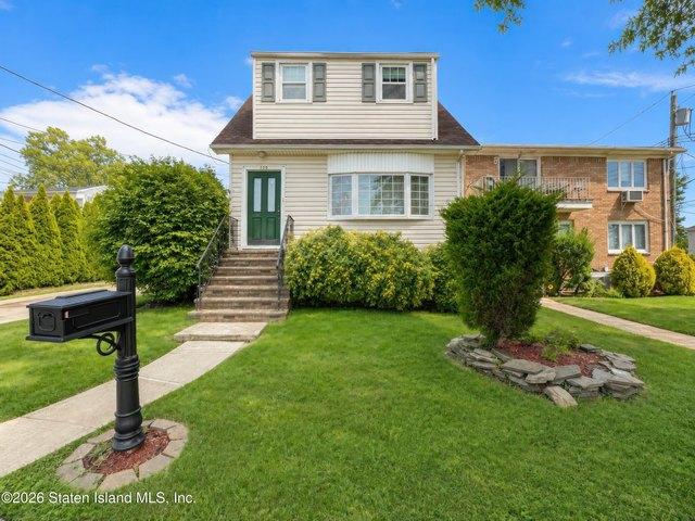 738 Woodrow Rd, Staten Island, NY 10312