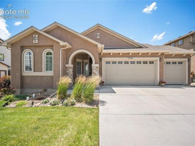 7394 Rim Bluff Ln, Colorado Springs, CO 80927