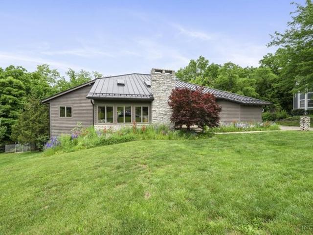 7395 Desert Spring Ct, West Chester, OH 45069