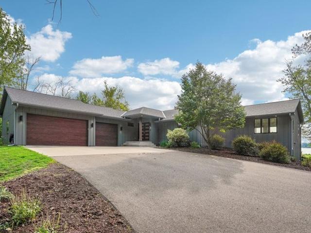 7397 Old Mill Rd, Hugo, MN 55038