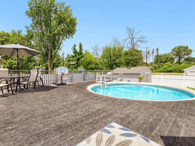 7398 th Street N