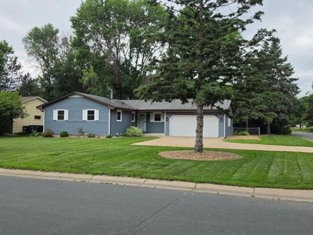 7399 Memory Ln NE, Fridley, MN 55432