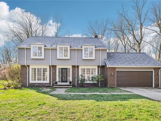 7391 Briarwood Dr, Mentor, OH 44060