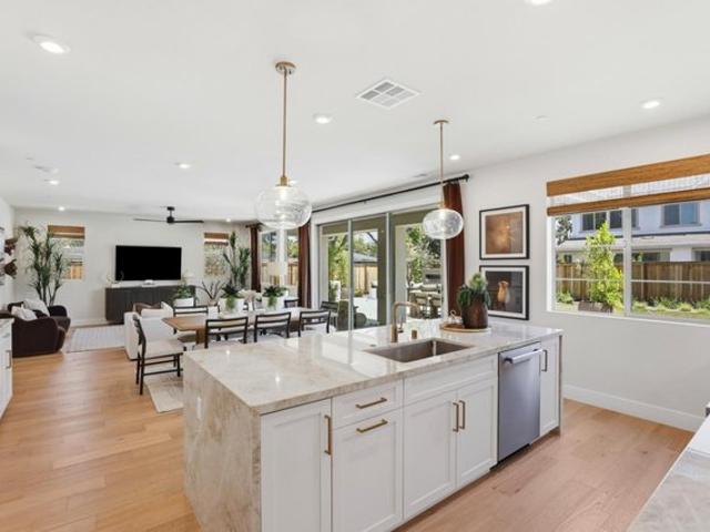 7392 Ailes Ct, Gilroy, CA 95020