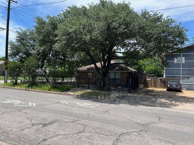 739 741 W 10th St, Dallas, TX 75208