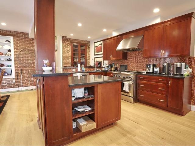 739 Bloomfield St # 3