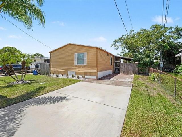 739 Driftwood Ln, Tarpon Springs, FL 34689