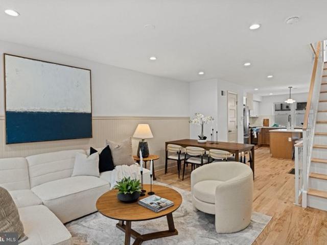 739 Earp St, Philadelphia, PA 19147