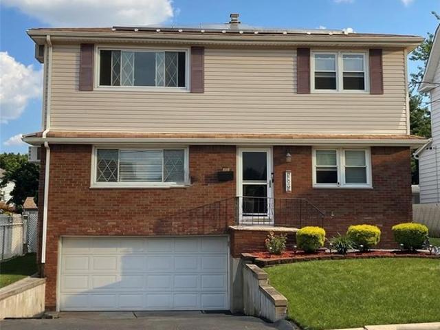 739 Lake Ave, Lyndhurst, NJ 07071