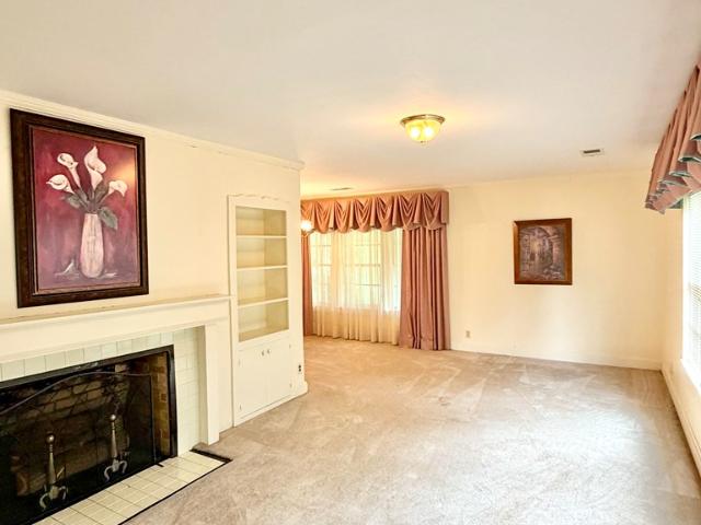 739 Lake Frankie