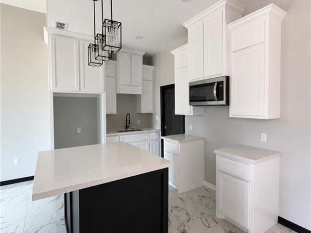 739 Las Colinas Circle