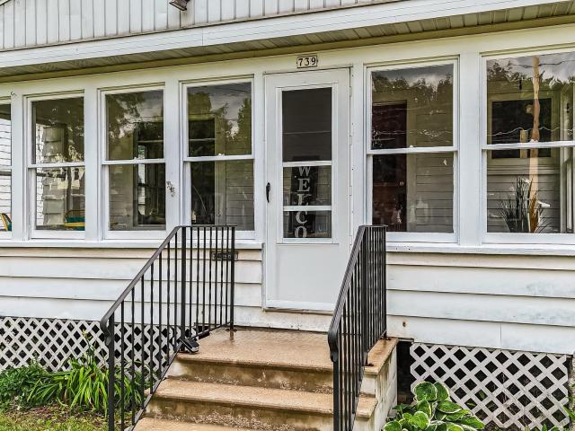 739 MONROE Street