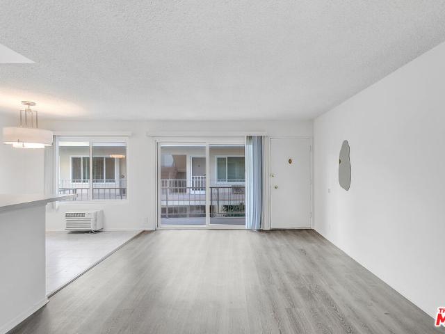 739 N Croft Ave, Unit 203, Los Angeles, CA 90069 | Compass