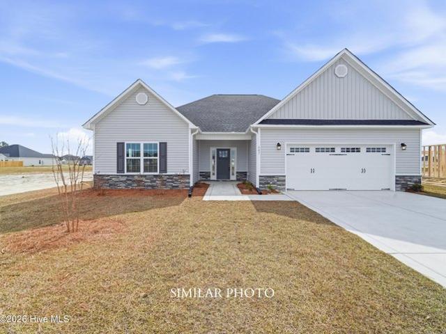 739 Regiment Rd, Jacksonville, NC 28546