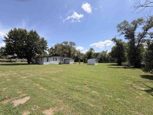 739 W 55th St S, Wichita, KS 67217