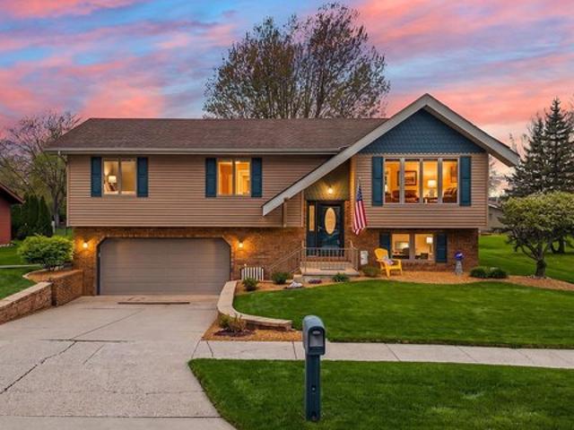 739 Trenton St, Crown Point, IN 46307