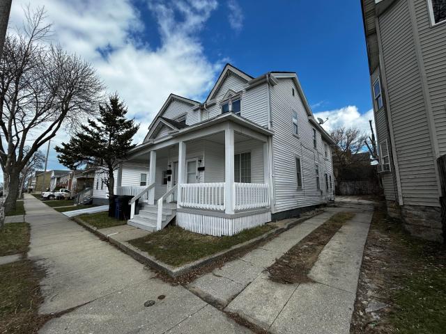 739 Villa St, Racine, WI 53403 | MLS #1957