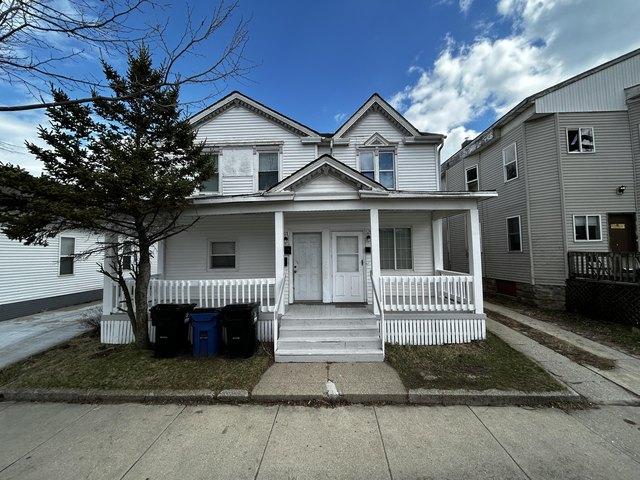 739 Villa St, Racine, WI 53403