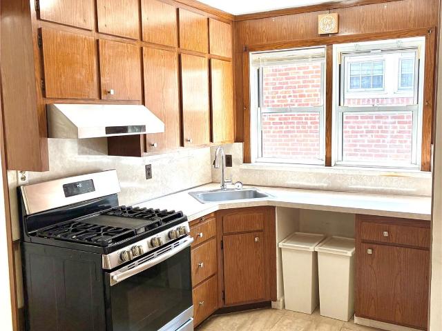 77 47 th Street #2