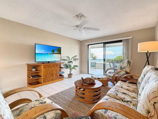 77 6585 Sea View Cir, Unit 107, Kailua Kona, HI 96740 | MLS #725248 | Compass