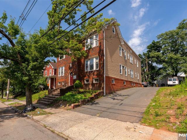 77 79 40th Street