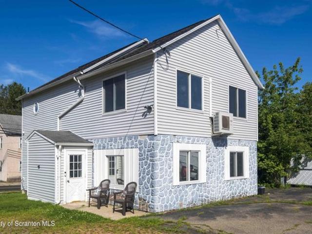 77 79 Fallbrook St, Carbondale, PA 18407