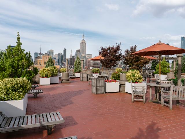77 7TH Avenue 17H