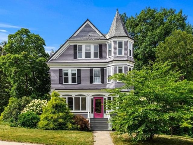 77 Tyler Park, Lowell, MA 01851