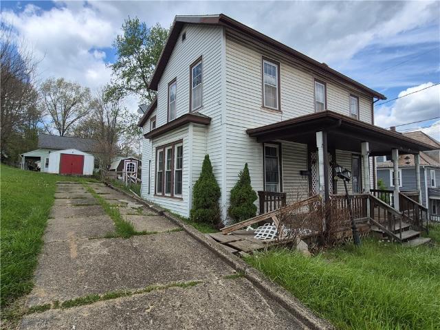 77 W Main St