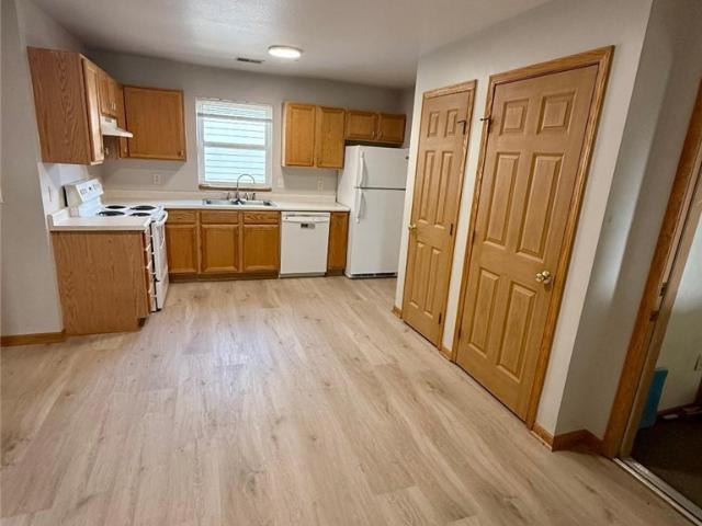 77 W Wood Street 4