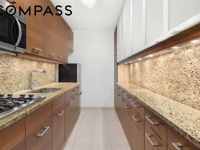 77 W 55th Street 17F