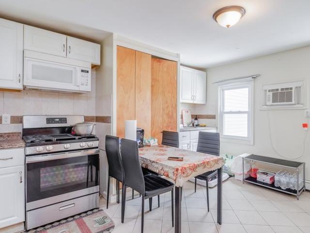 77 Wallis Ave, Jersey City, NJ 07306